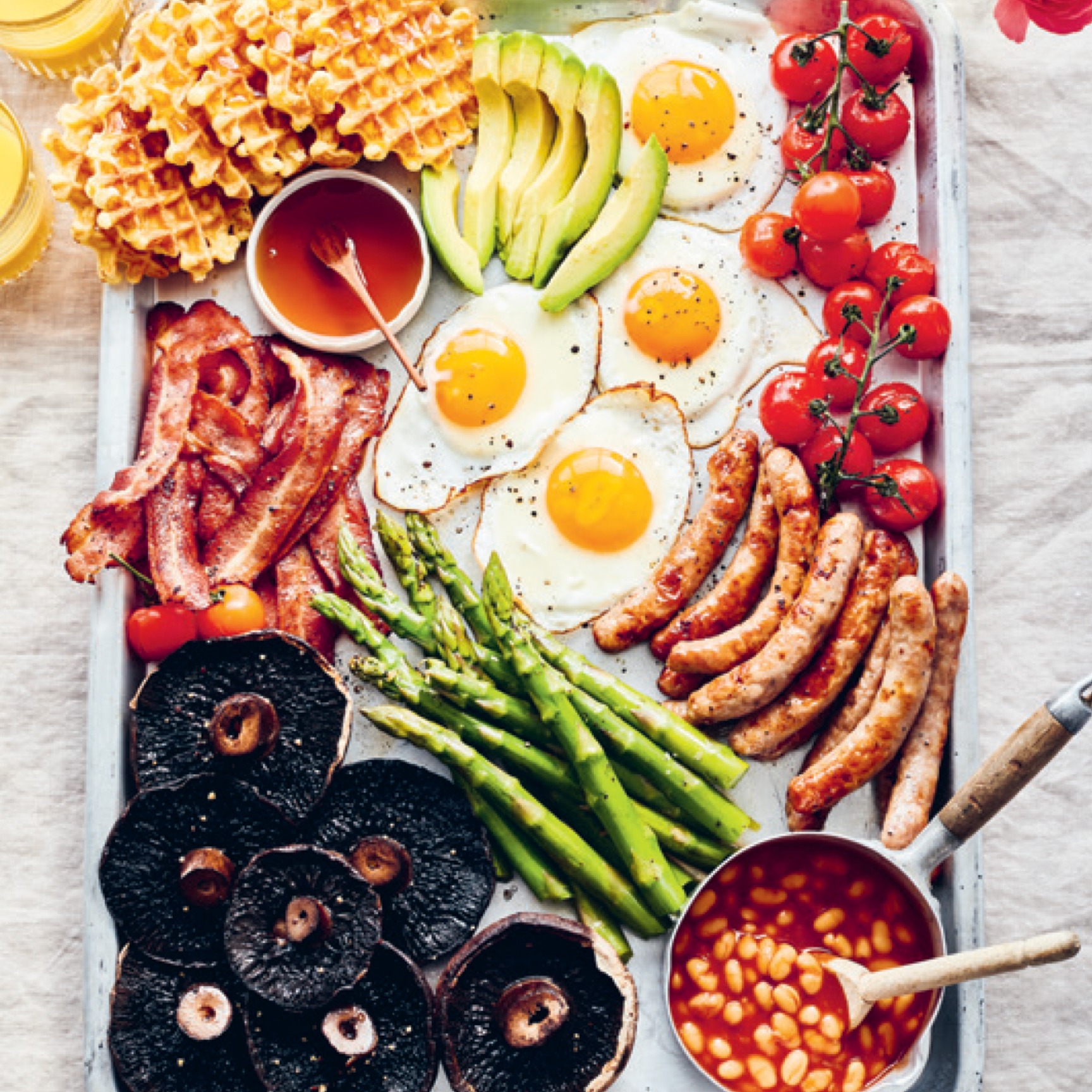 Ultimate Sheet-Pan Brunch for Easy Entertaining | ELLE Gourmet