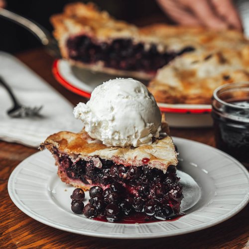 Saskatoon Berry Pie - Elle Gourmet