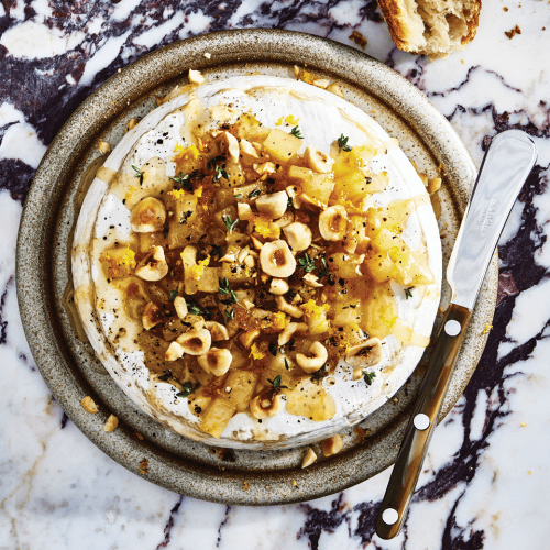 Baked Brie With Pears, Hazelnuts & Honey - Elle Gourmet